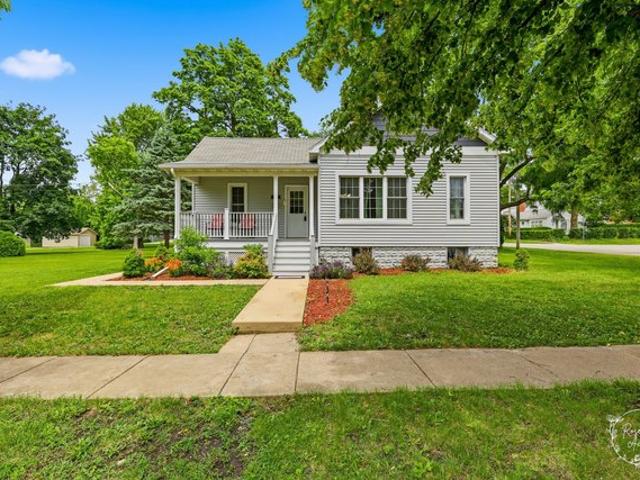 423 E Front St, Gilman, IL 60938