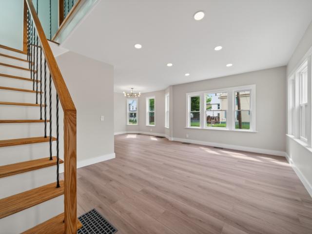 423 EAST Avenue