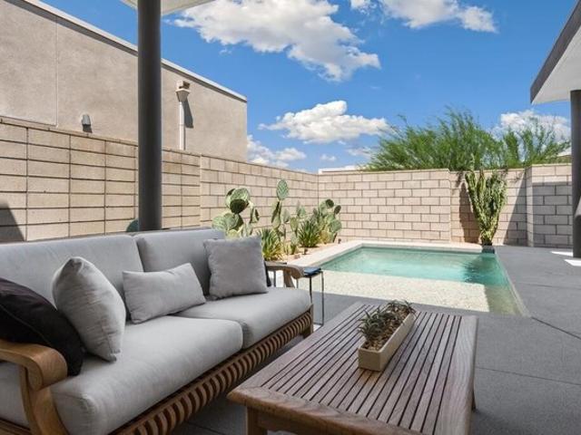 423 Fountain Dr, Palm Springs, CA 92262