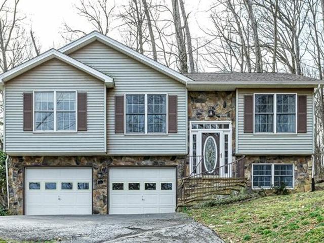 423 Flower Dr, McGaheysville, VA 22840