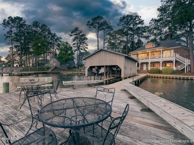 423 Handy'S Point Lane