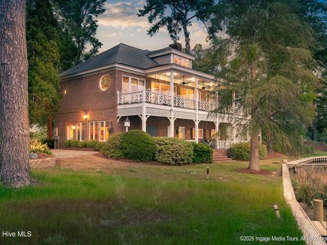 423 Handys Point Ln, Bath, NC 27808