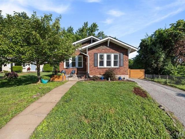 423 Heman Dr, Kirkwood, MO 63122