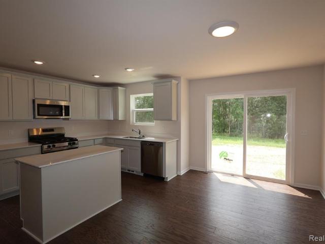 423 Hidden River