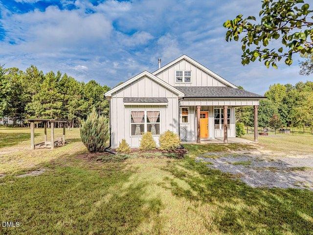 423 Old Nc 87, Cameron, NC 28326