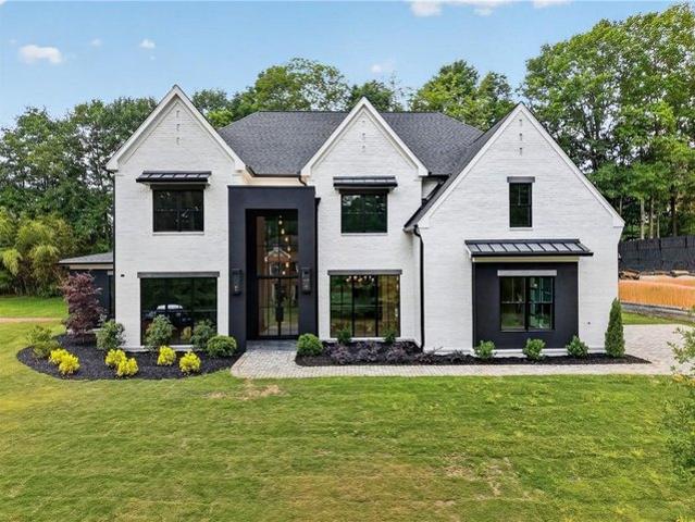 423 Lynne Cir, Alpharetta, GA 30009