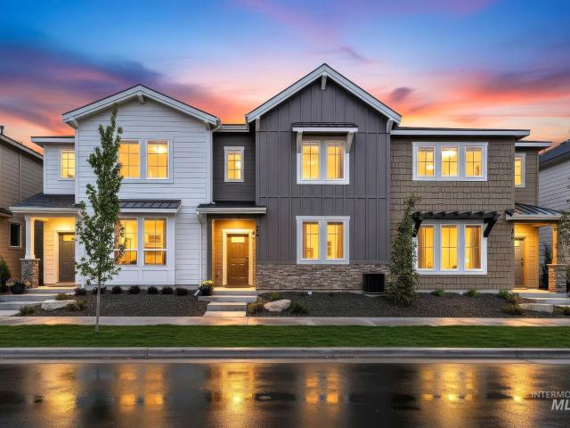 423 N Zimmerman Way