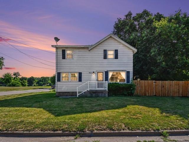 423 N Hudson St SE, Lowell, MI 49331