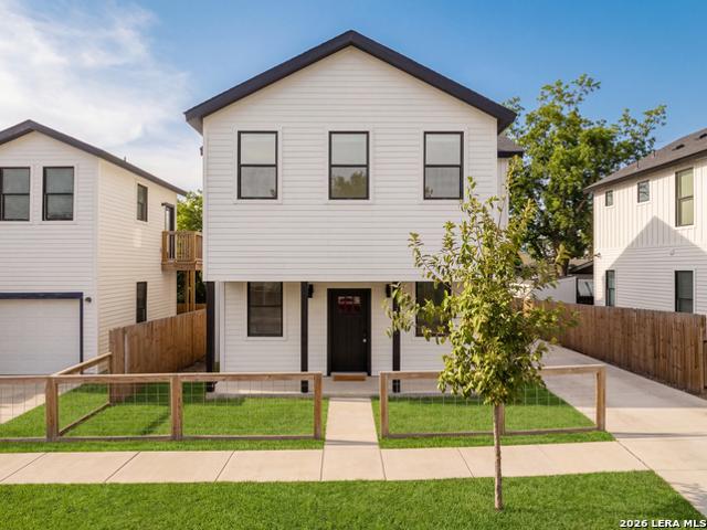 423 N Mesquite St