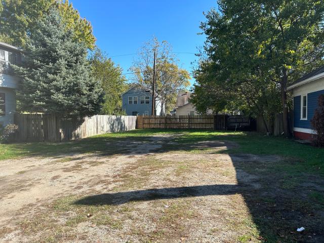 423 N Oxford St, Indianapolis, IN 46201 | MLS #22007 | Compass