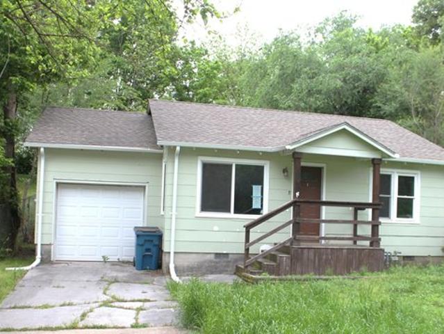 423 S Lincoln St, Neosho, MO 64850