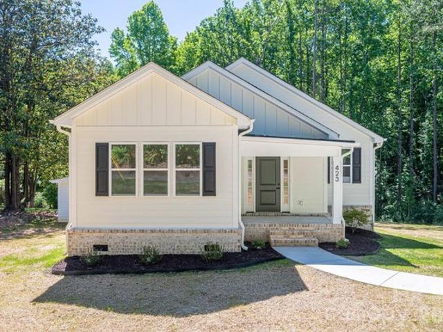 423 S Pinchback Ave, Bessemer City, NC 28016