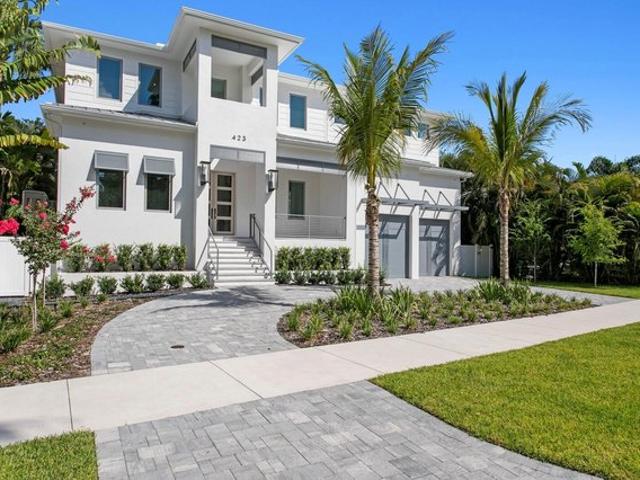 423 S Royal Poinciana Dr, Tampa, FL 33609