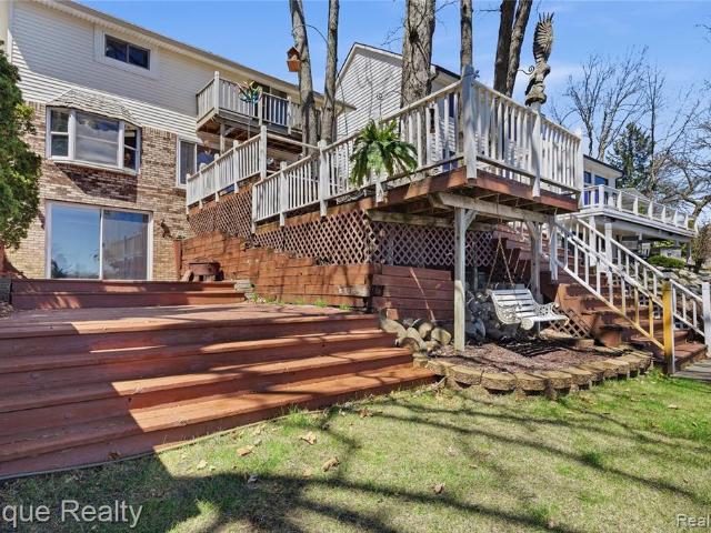 423 Shady Oaks Street