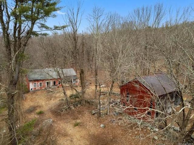 423 Pasay Rd, Thompson, CT 06255 in Thompson, Connecticut