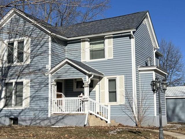 423 W Spring St, New Hampton, IA 50659