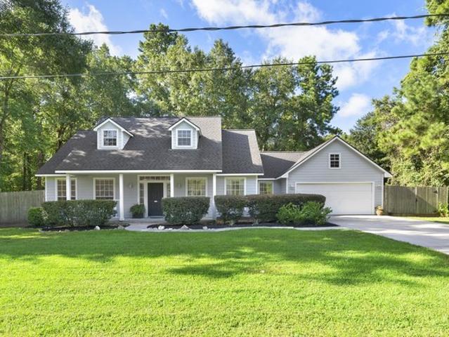 423 Tallow Dr, Conroe, TX 77385