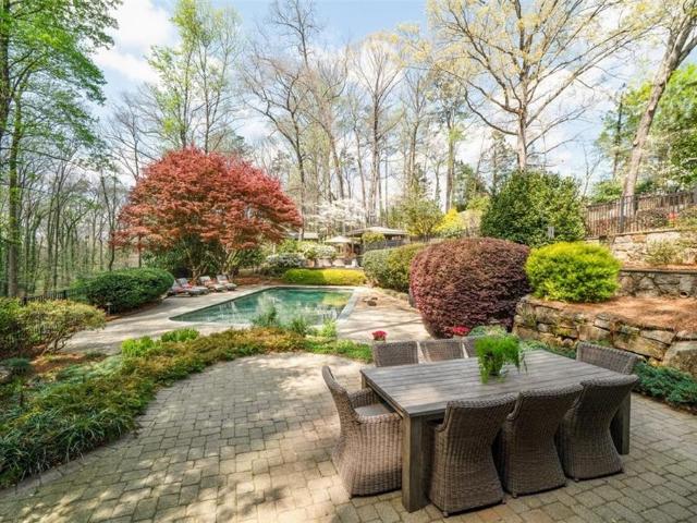 423 Tara Trail NW