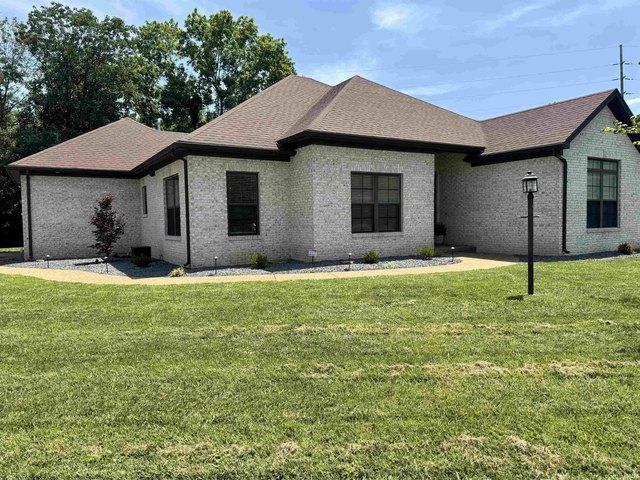 4244 Meadowbrook Ln, Newburgh, IN 47630