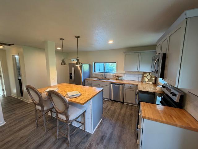 4245 NW 11th Street
