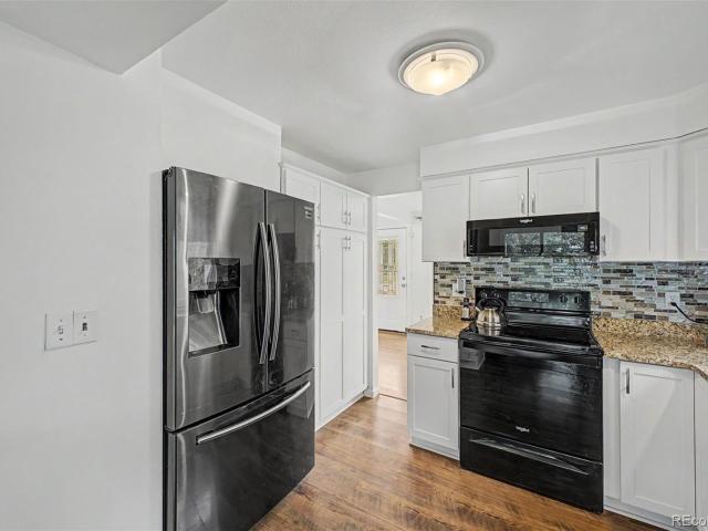 4245 W 110th Place