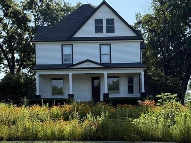 4245 W 4th St, Waterloo, IA 50701