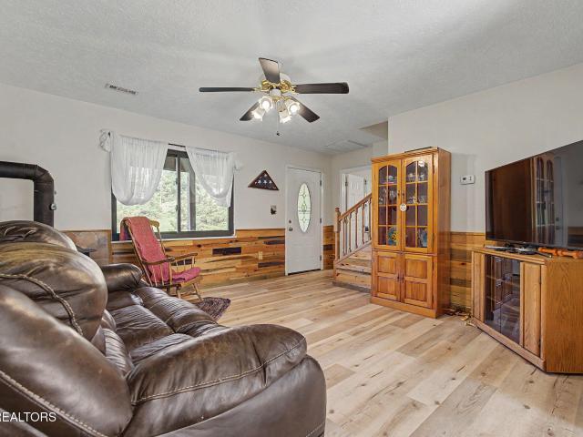 4246 Meadow Circle