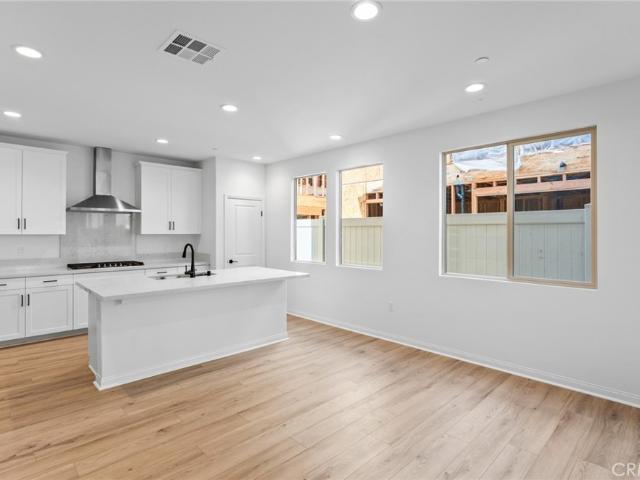 4246 East Flutter Privado