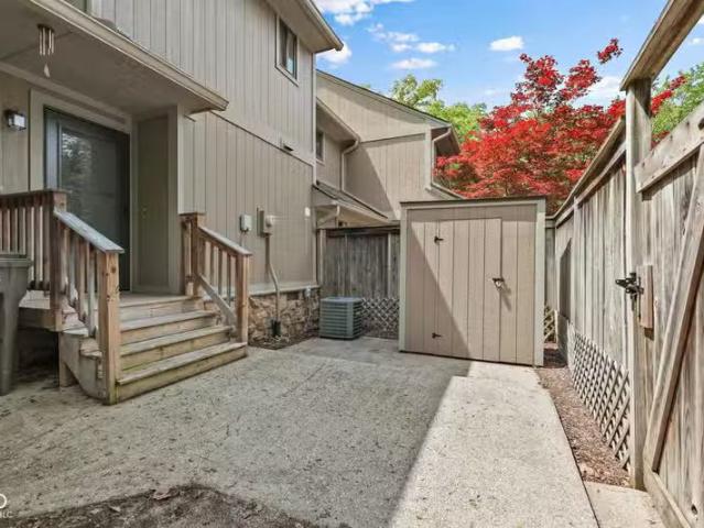 4246 FOXGLOVE TRCE, INDIANAPOLIS, IN 46237 Condo/Townhome For.