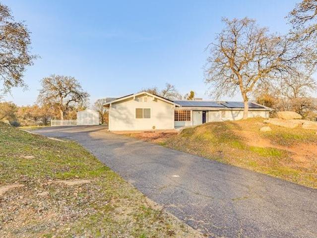 42485 John Muir Dr, Coarsegold, CA 93614