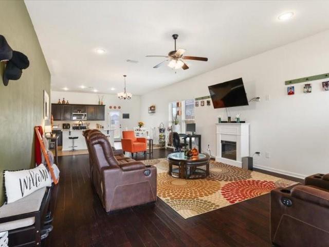 42403 Tigers Eye Stone Avenue