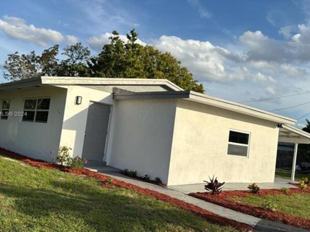 4240 NW 192nd St, Miami Gardens, FL 33055
