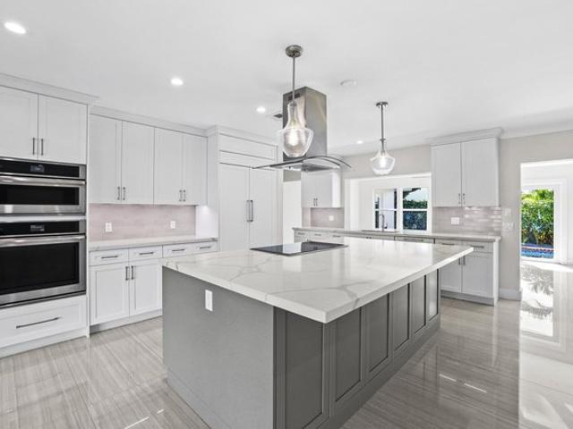 4240 NE 22nd Ter, Lighthouse Point, FL 33064