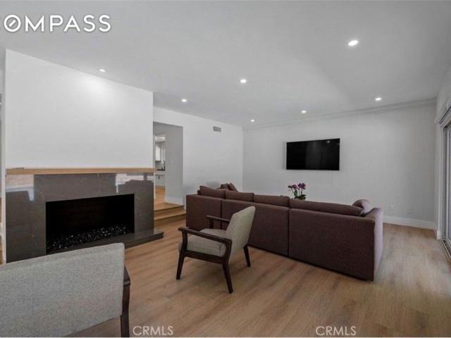 4240 Kingfisher Rd, Calabasas, CA
