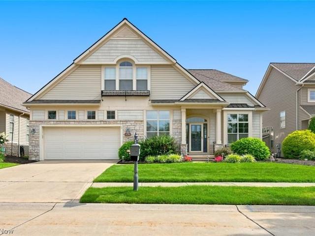 4240 Saint Annes Ct, Avon, OH 44011