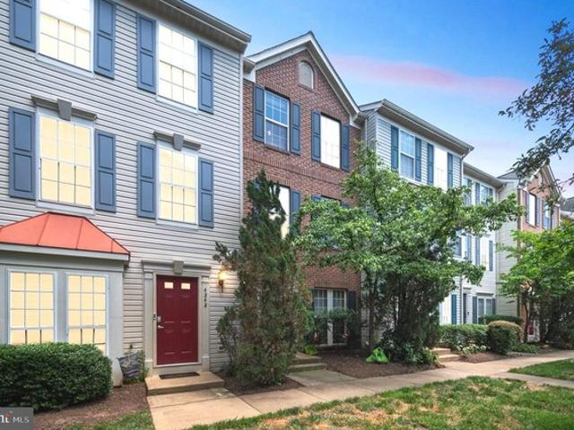 4240 Wheeled Caisson Sq, Fairfax, VA 22033