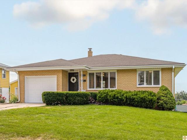 4241 Madison St, Omaha, NE 68107