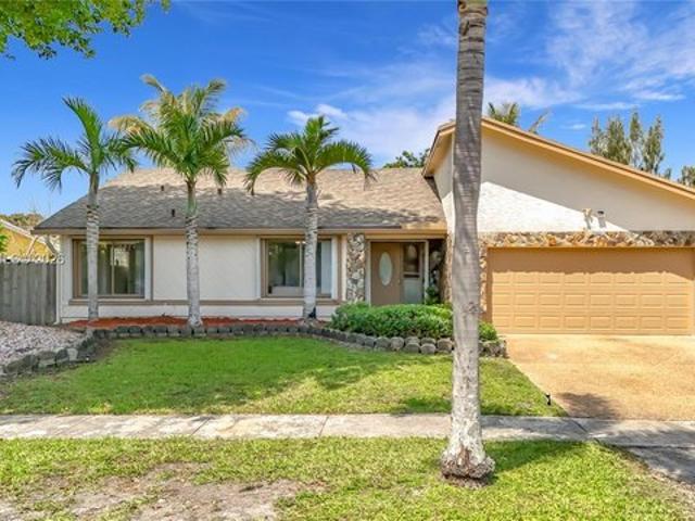 4241 NW 74th Ave, Lauderhill, FL 33319