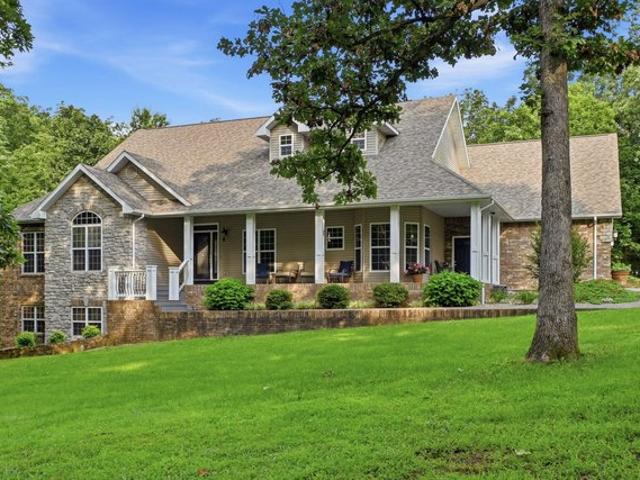 4241 S 90th Rd, Bolivar, MO 65613