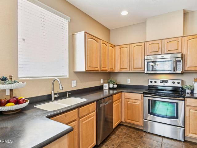 42424 N Gavilan Peak Parkway # 33104