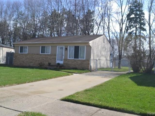 42428 Greenbrier Ln, Clinton Township, MI 48038