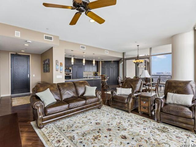 4242 Broadway, Unit 1504