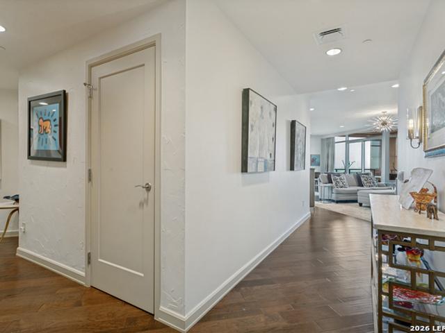 4242 Broadway, Unit 1702