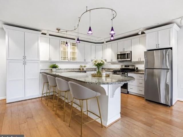 4242 E West Hwy Apt 514, Chevy Chase, MD 20815
