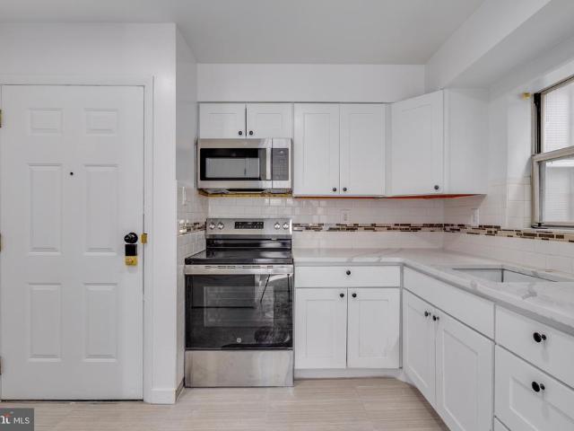 4242 Pine Street # 1B