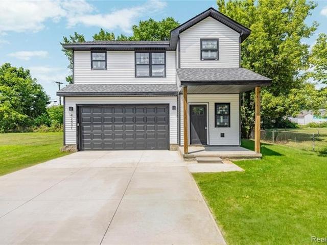 42431 N Walnut St, Clinton Township, MI 48036