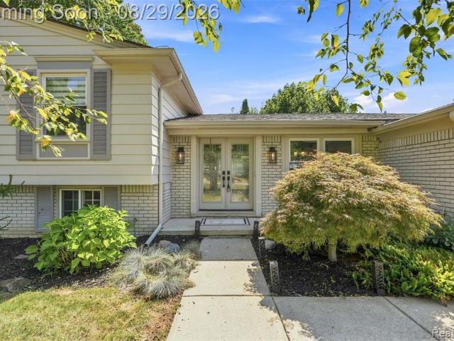 4243 Iverness Lane