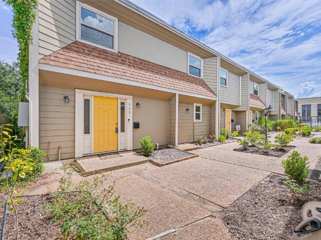 424 15th St, Unit 113, Galveston, TX 77550 | MLS #17925 | Compass