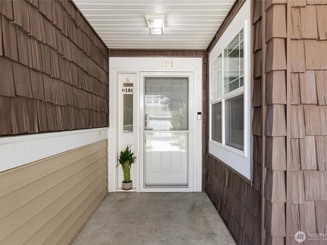 424 228th Street SW # H101