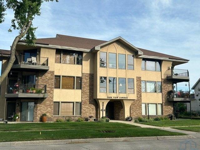424 4th Ave Apt 3, Sheldon, IA 51201